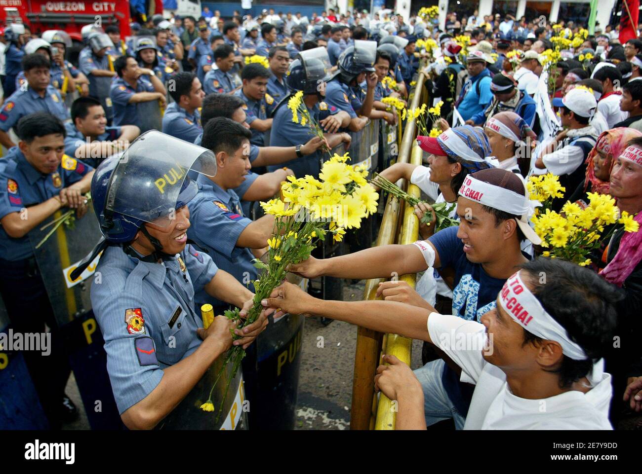 Philippine revolution 1986 hi-res stock photography and images - Alamy