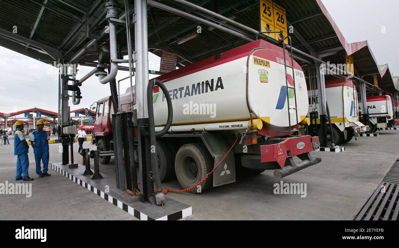 Pertamina depot hi-res stock photography and images - Alamy