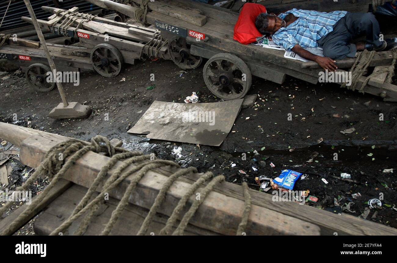 Hand cart india hi-res stock photography and images - Alamy