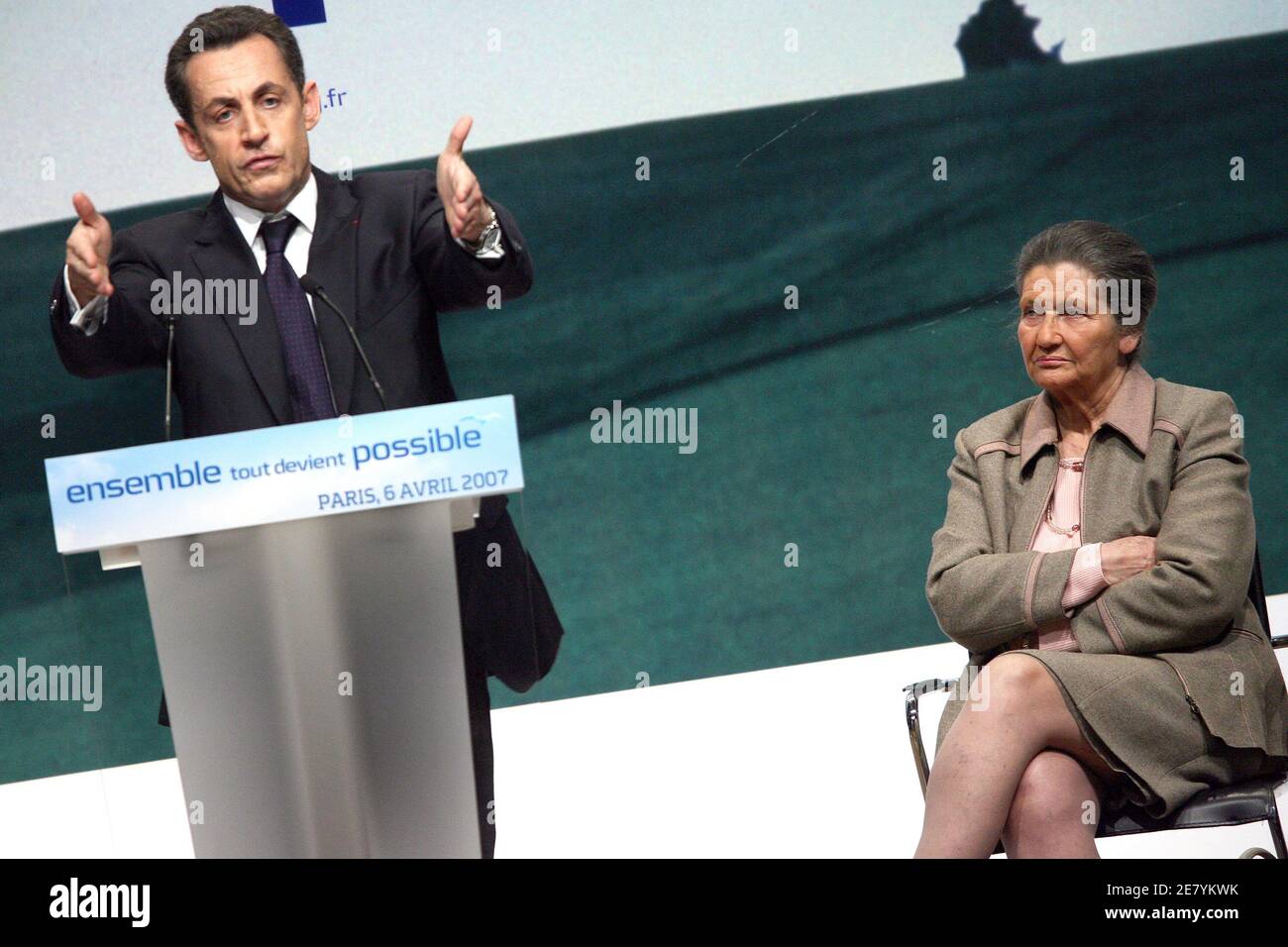 Simone veil discours hi-res stock photography and images - Alamy