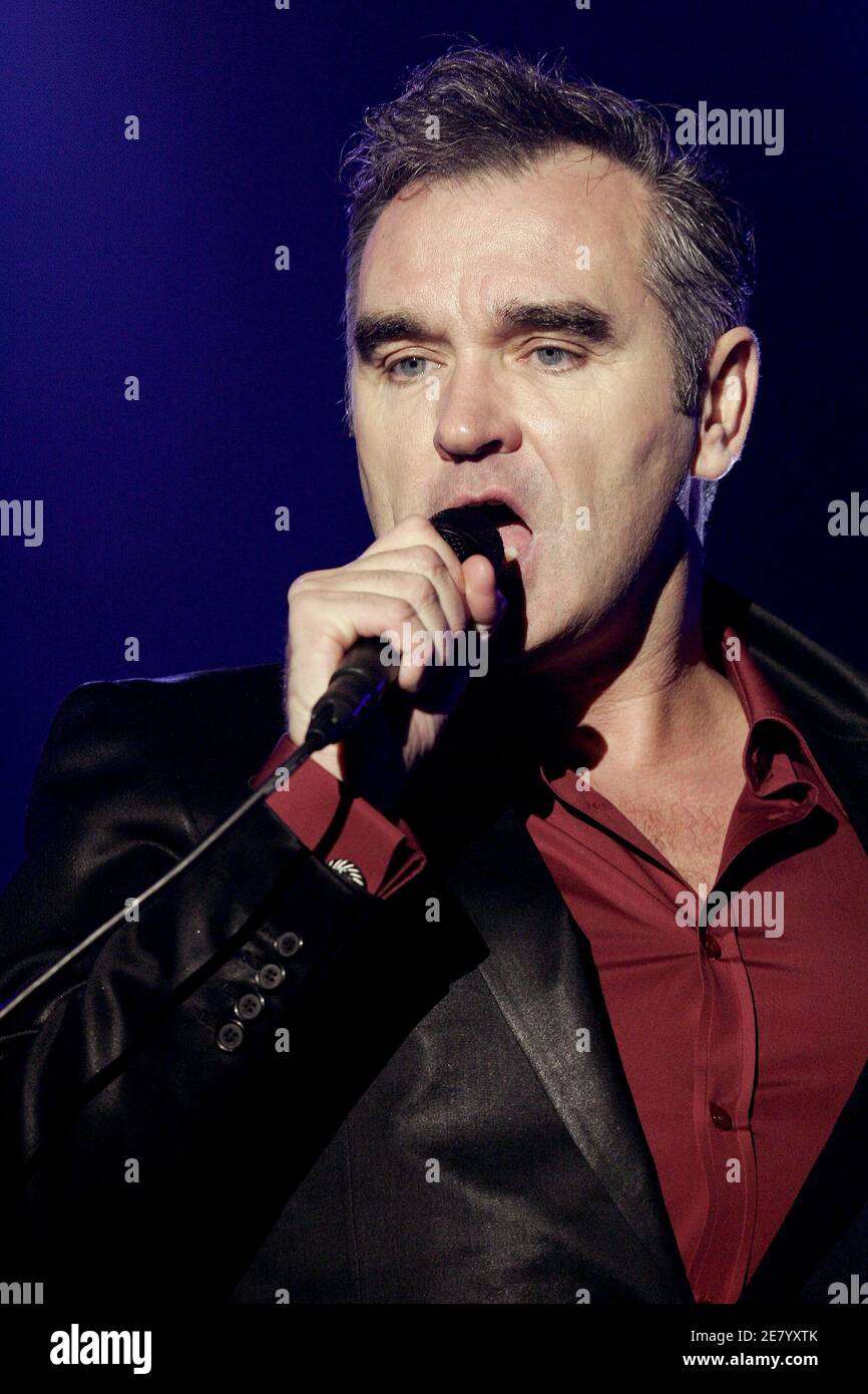 Smiths on stage hi-res stock photography and images - Alamy