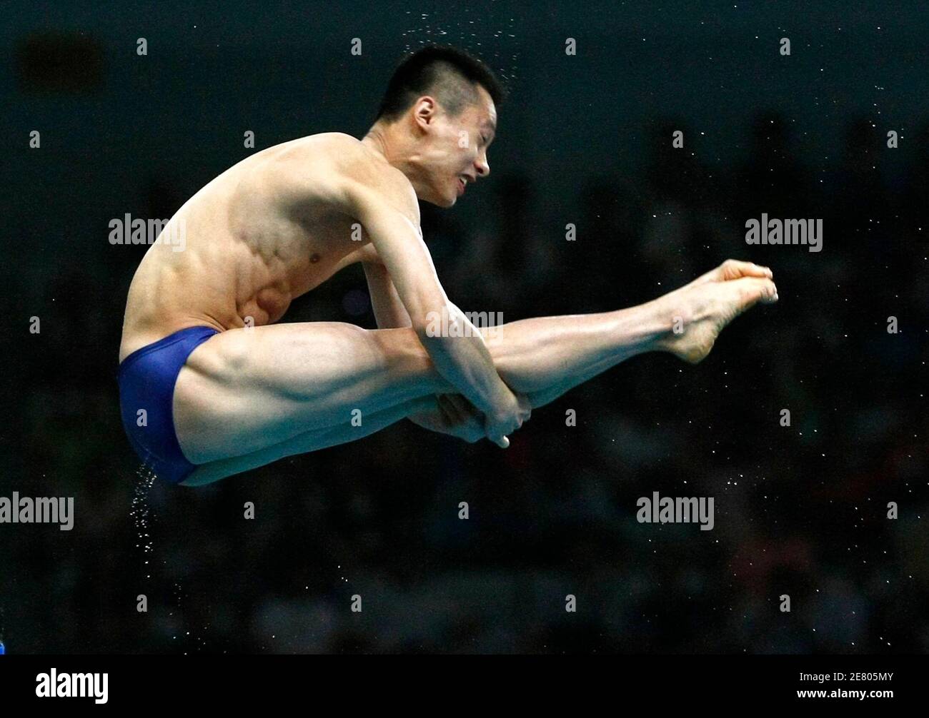 Mens 10m Platform Diving High Resolution Stock Photography and Images ...