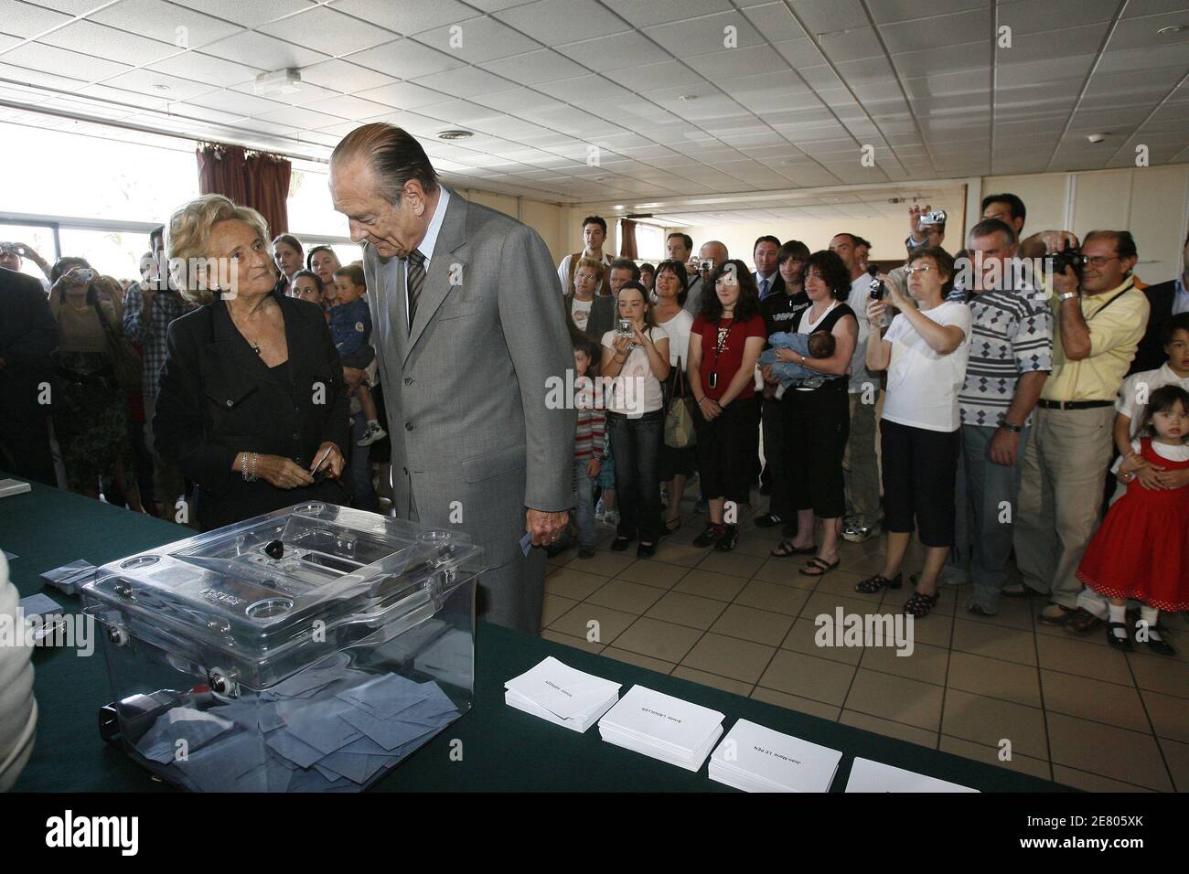 Jacques chirac 1981 hi-res stock photography and images - Alamy