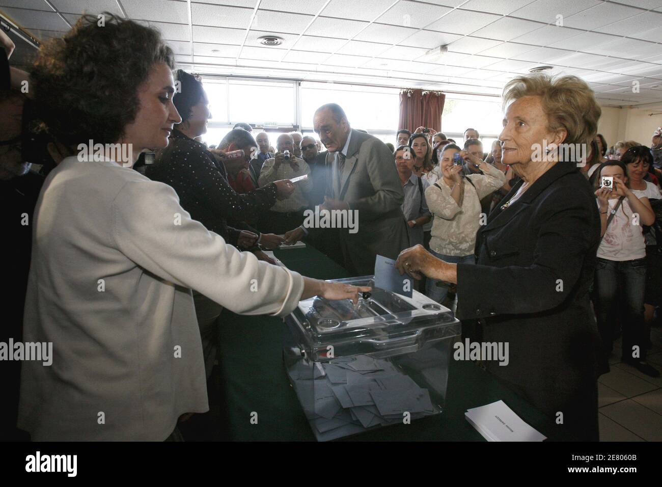 Jacques chirac 1981 hi-res stock photography and images - Alamy