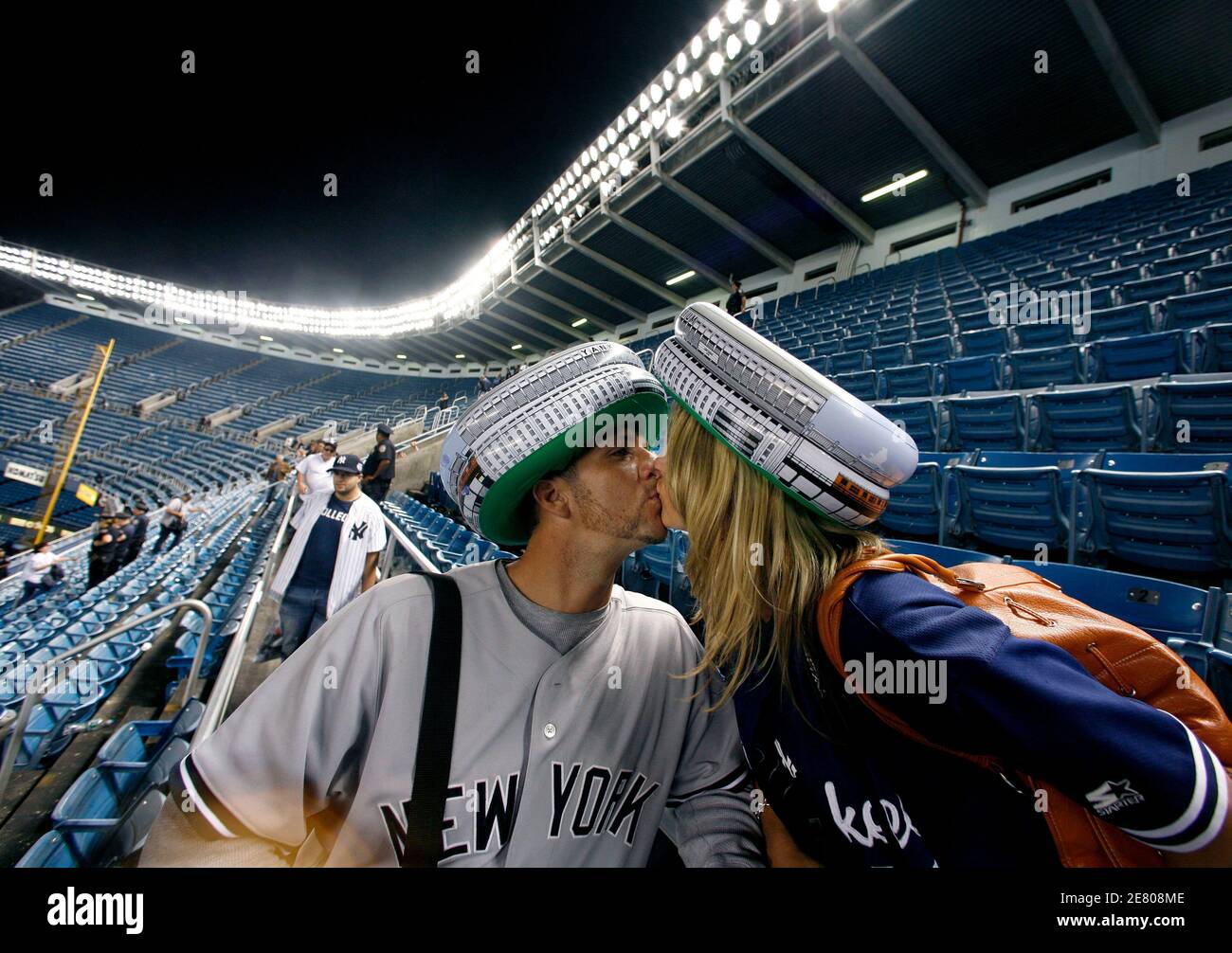 U shaped stadium hi-res stock photography and images - Alamy