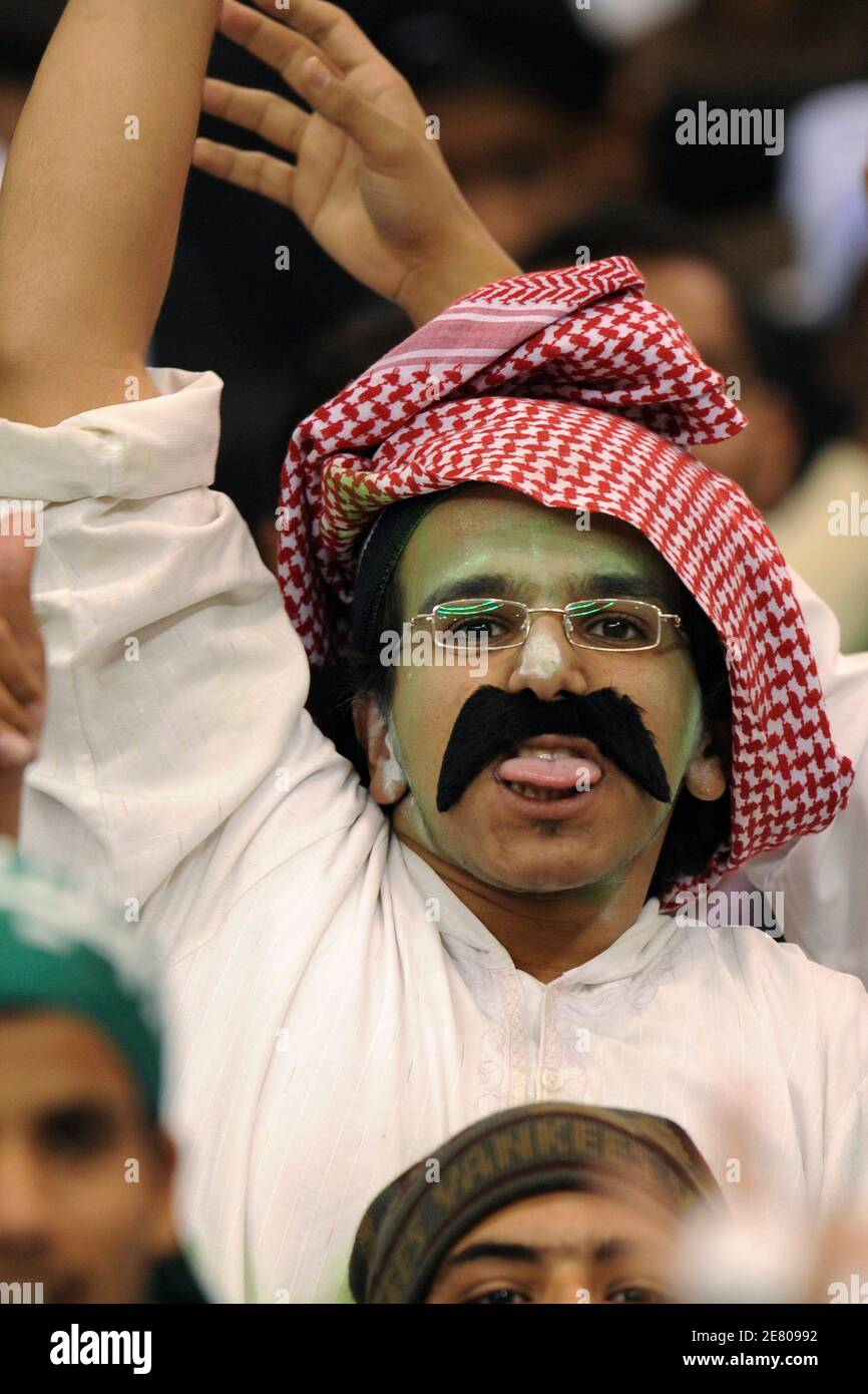 Saudi fans cheer national team hi-res stock photography and images - Alamy