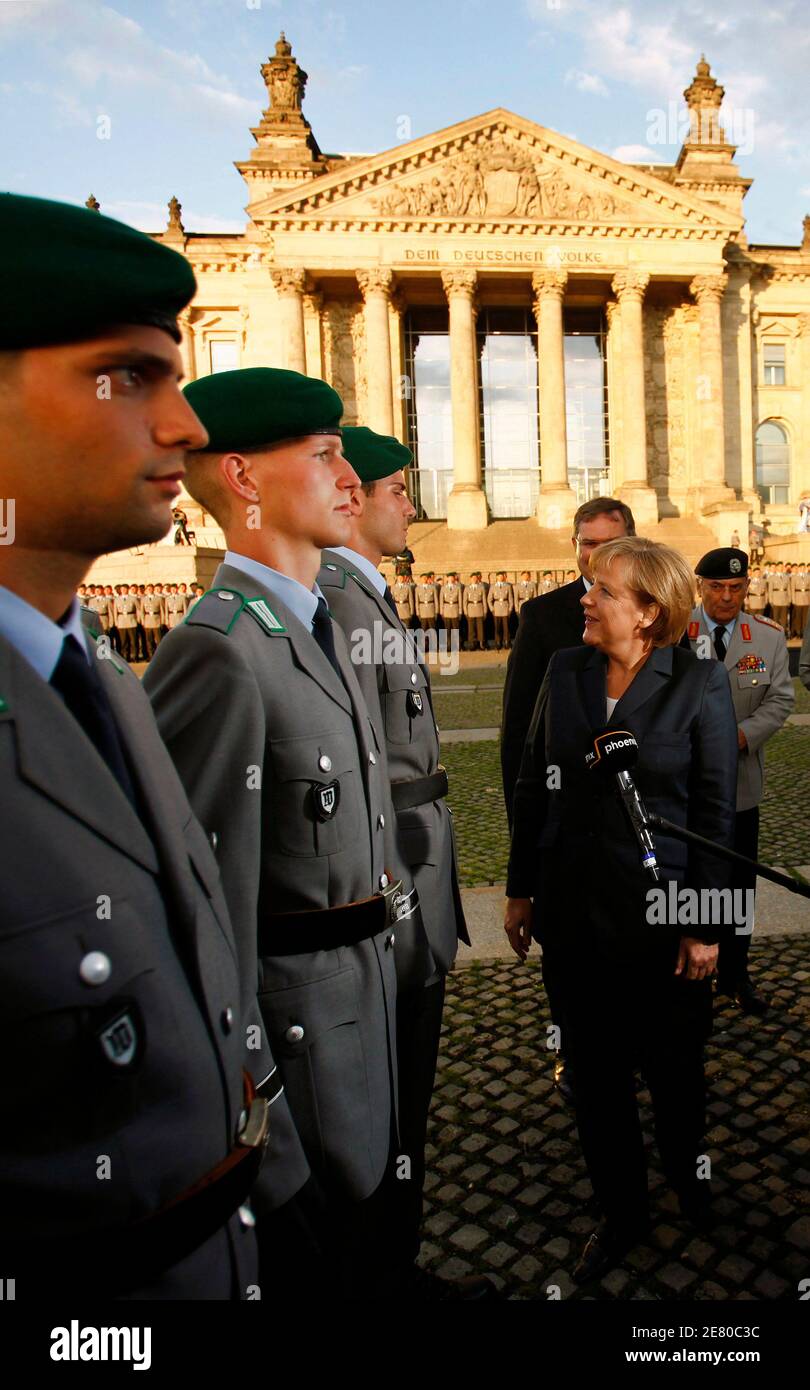 Angela merkel hitler hi-res stock photography and images - Alamy