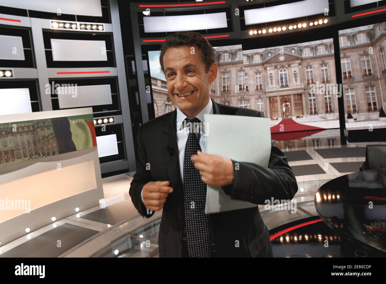 Political interview hi-res stock photography and images - Alamy