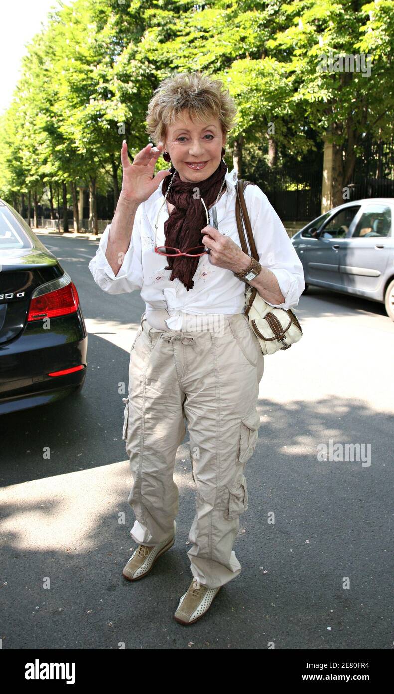 EXCLUSIVE. Singer and actress Annie Cordy arrives to the taping of ...