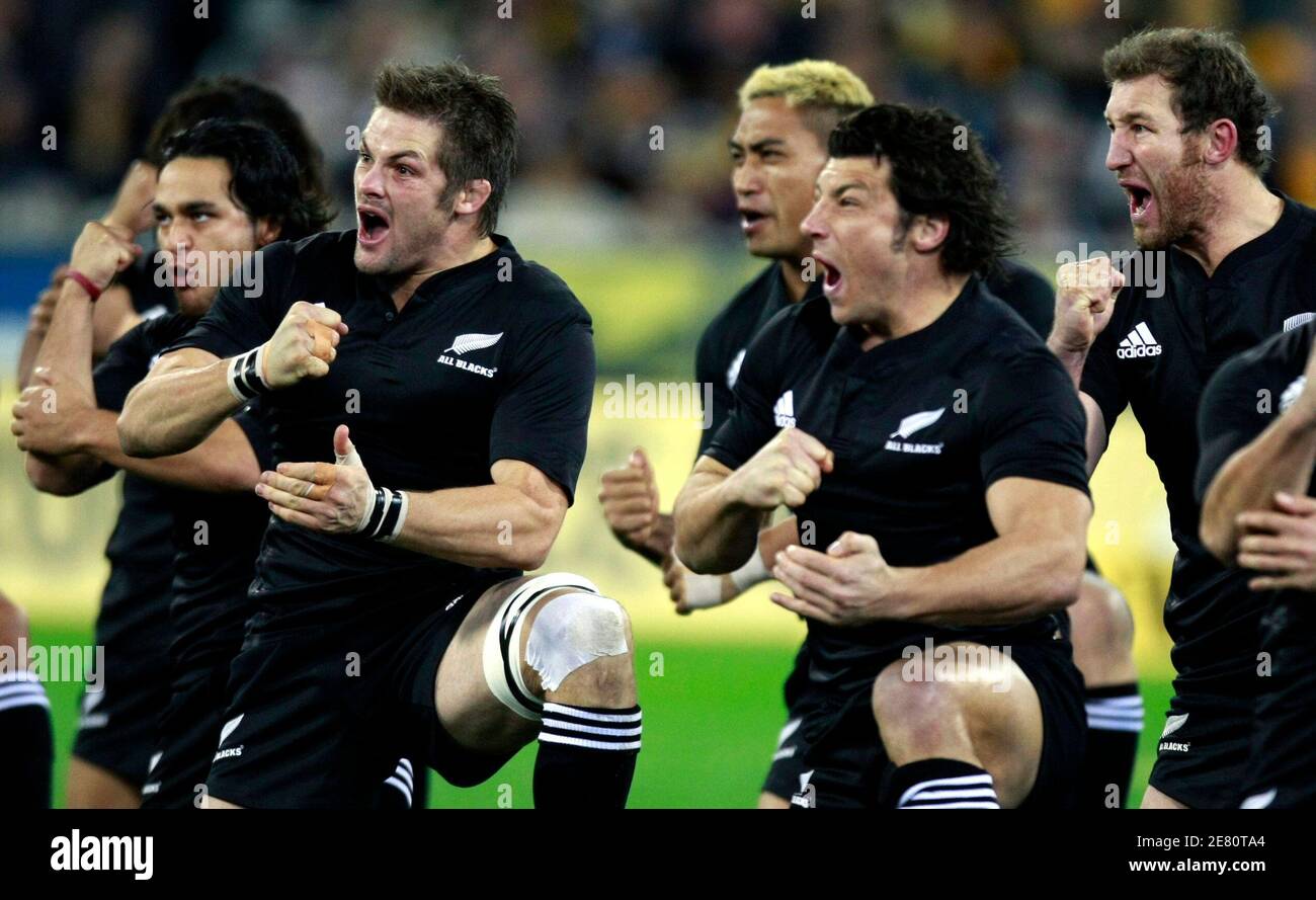 New zealand leads the haka hi-res stock photography and images - Alamy