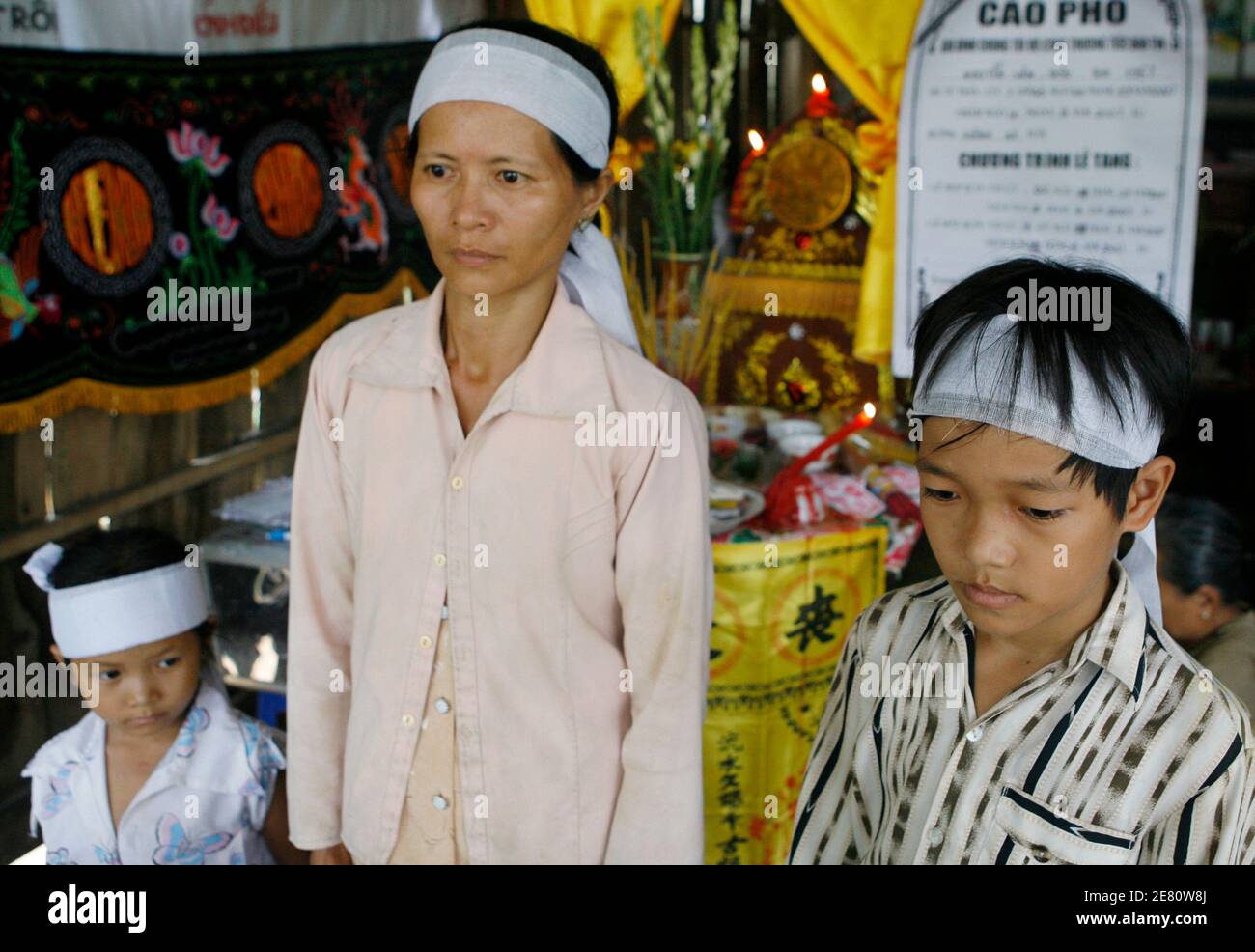 People sniffer vietnam hi-res stock photography and images - Alamy