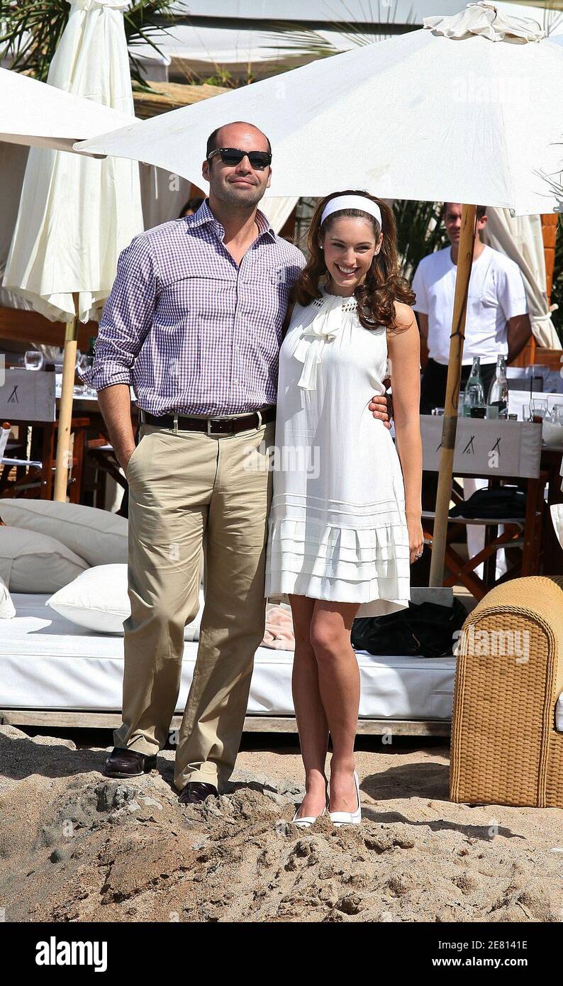 Kelly Brook Billy Zane Kelly Brook Shades Proposals From Exes Jason