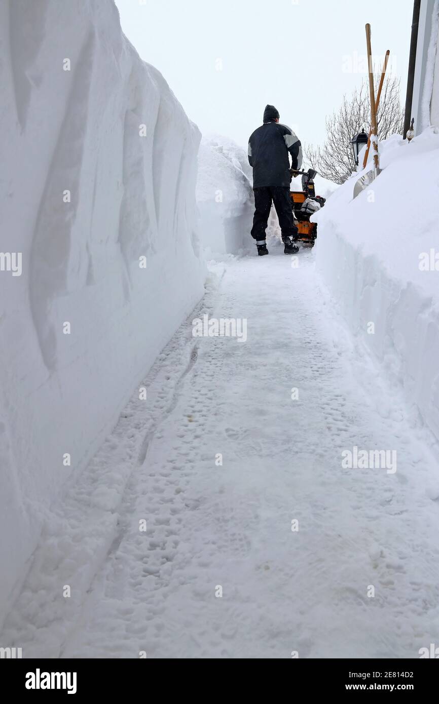 Traffic accident during snowfall hi-res stock photography and images ...