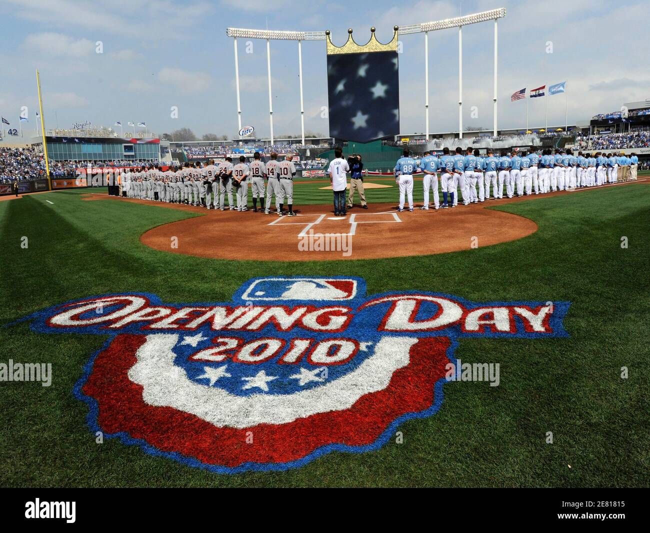 Mlb players national anthem hi-res stock photography and images - Alamy