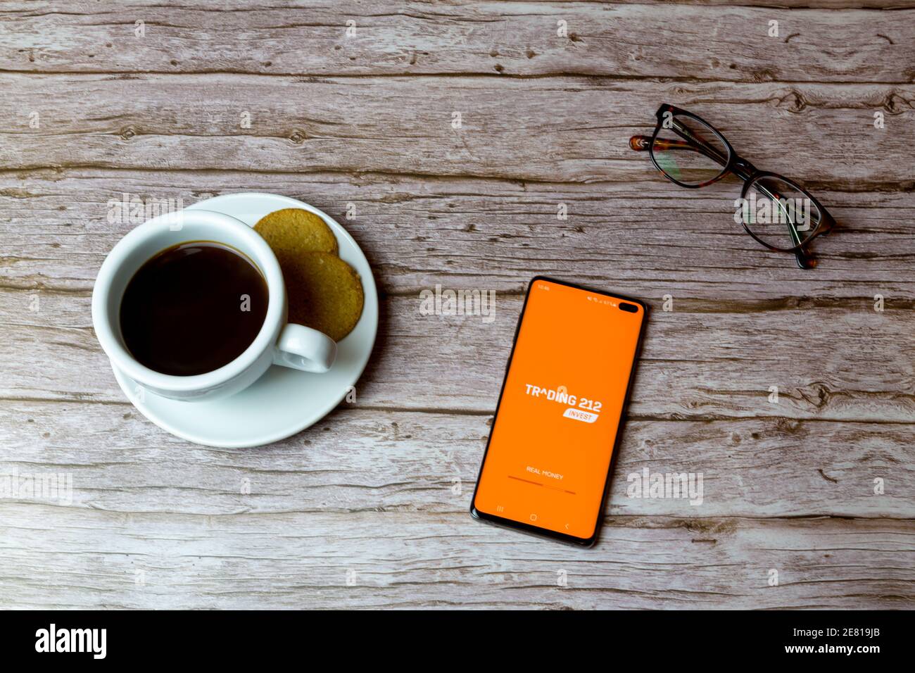 Trading 212 hi-res stock photography and images - Alamy
