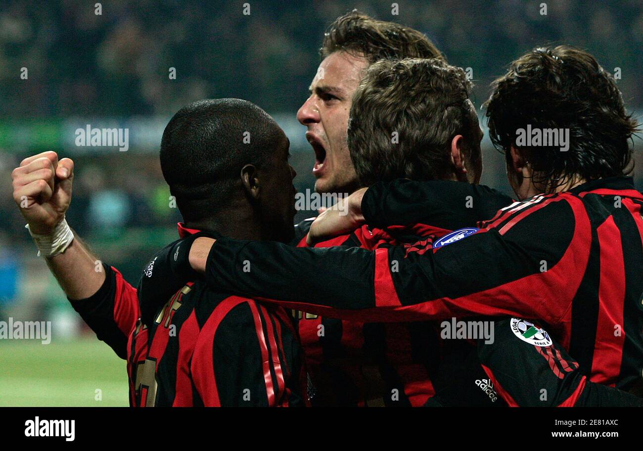 Ac milan shevchenko celebrates team hi-res stock photography and images ...