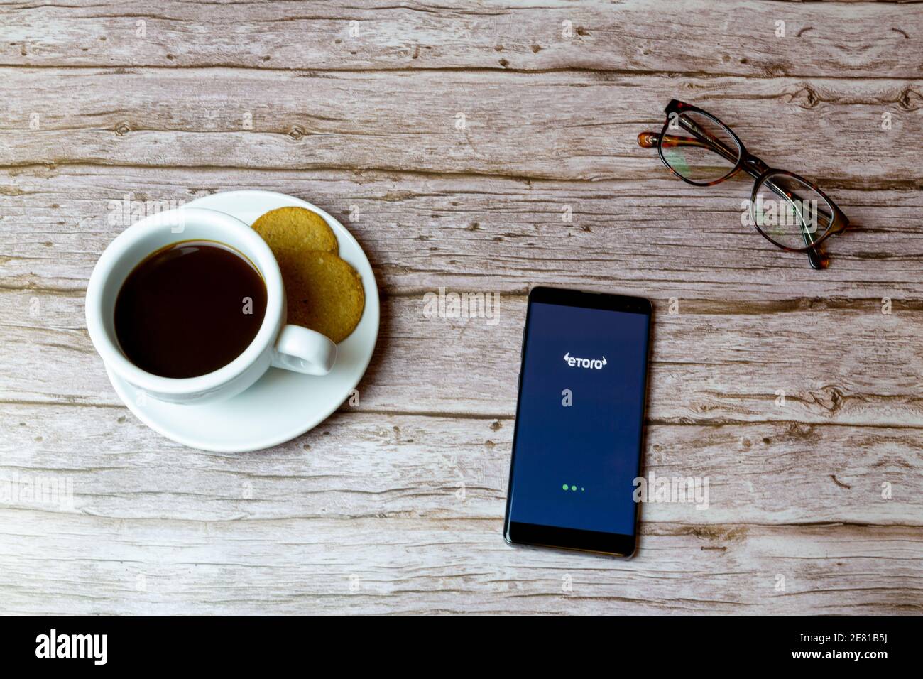 Etoro logo hi-res stock photography and images - Alamy