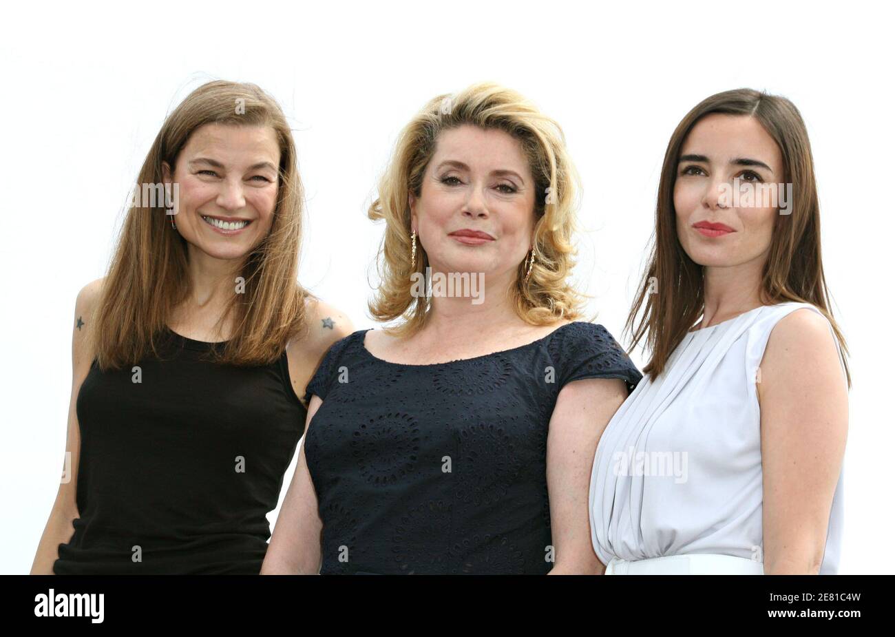 Uruguayan singer and actress Elli Medeiros and actresses Catherine ...