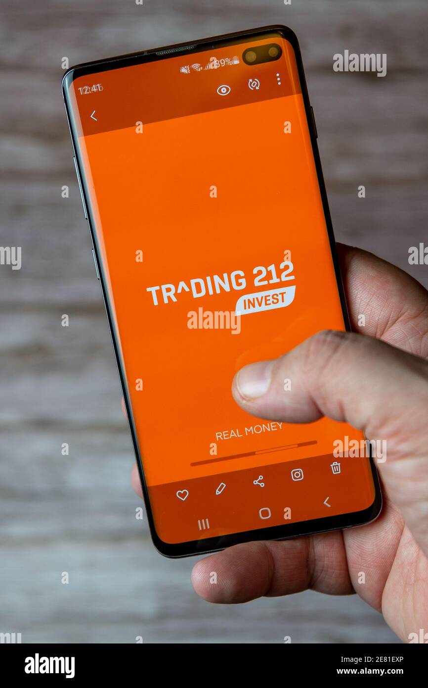 Trading 212 logo hi-res stock photography and images - Alamy