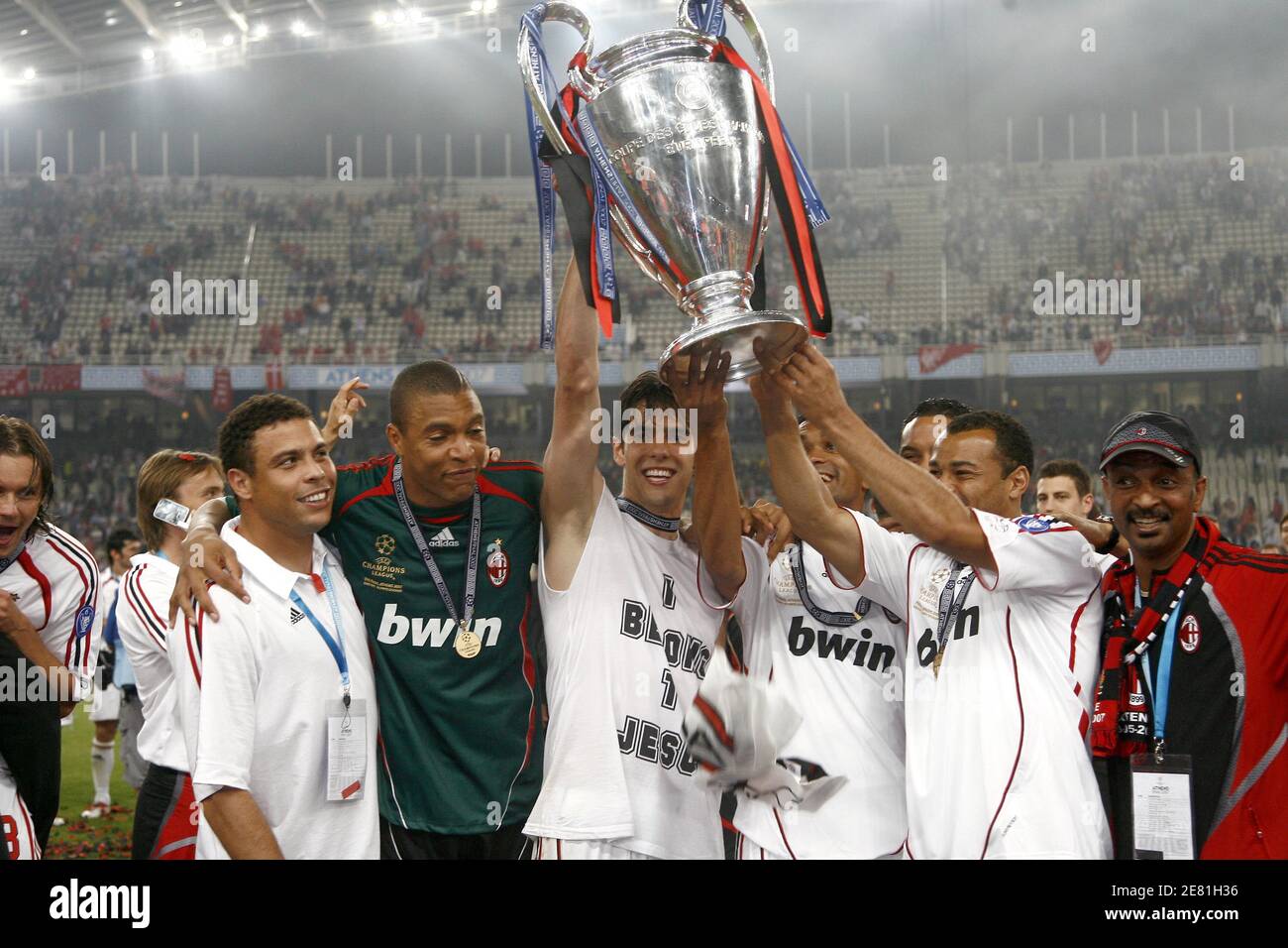 Ac milan celebrate trophy champions league final athens olympic stadium hi-res stock photography ...