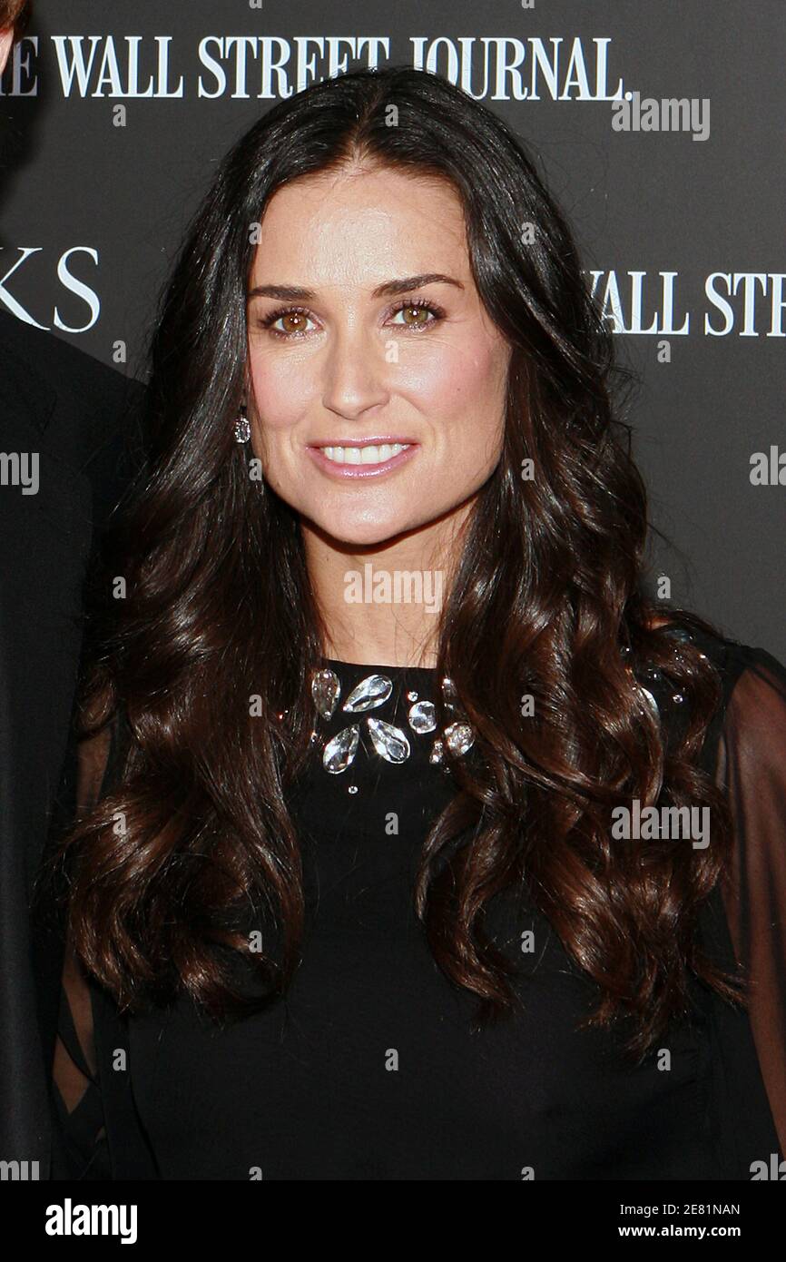 Demi Moore arrives for the premiere of 'Mr. Brooks' at Mann's Chinese ...