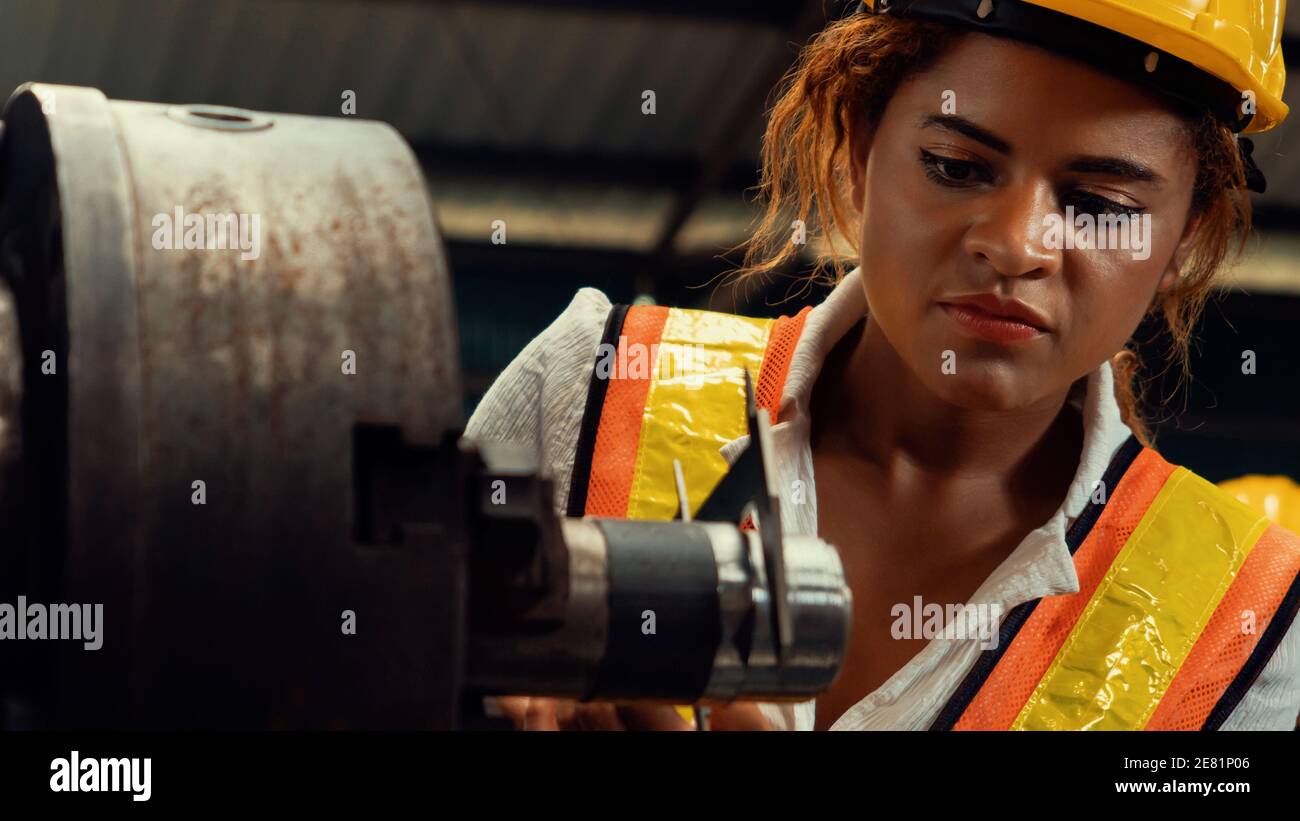 Female metalworker black hi-res stock photography and images - Alamy