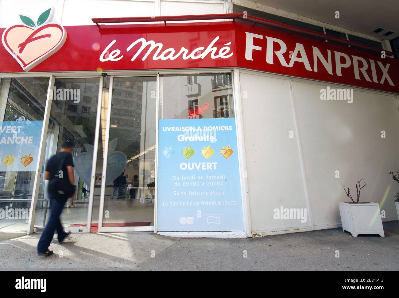 Illustration of Franprix supermarket in Paris, France on May 24, 2007 ...