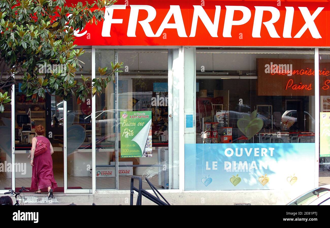 Illustration of Franprix supermarket in Paris, France on May 24, 2007 ...