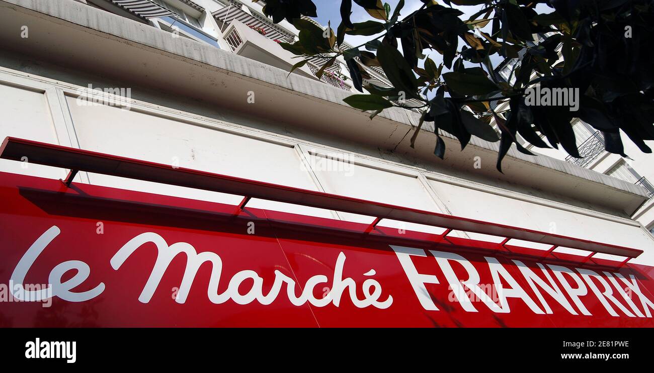 Illustration of Franprix supermarket in Paris, France on May 24, 2007 ...