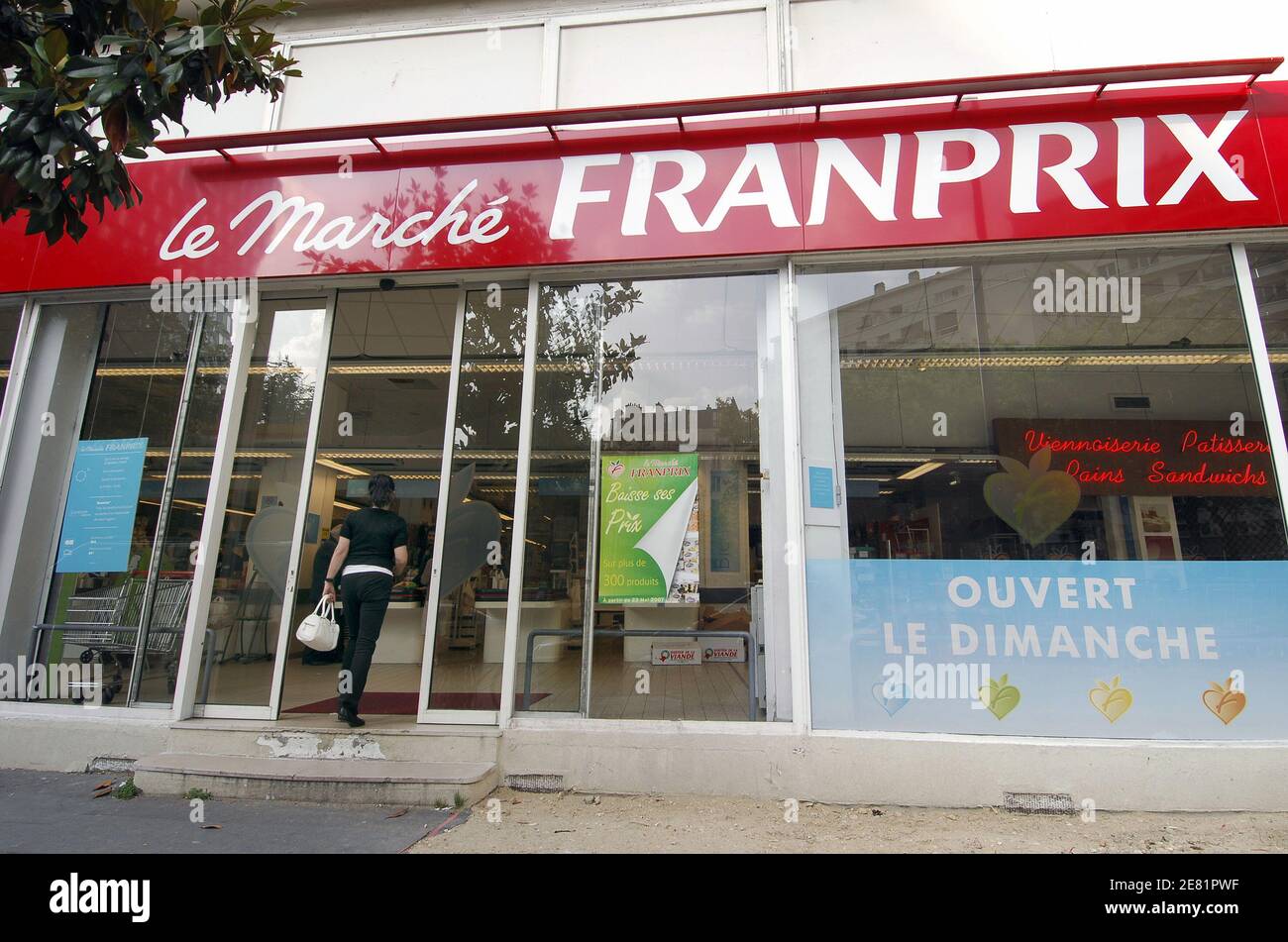 Illustration of Franprix supermarket in Paris, France on May 24, 2007 ...