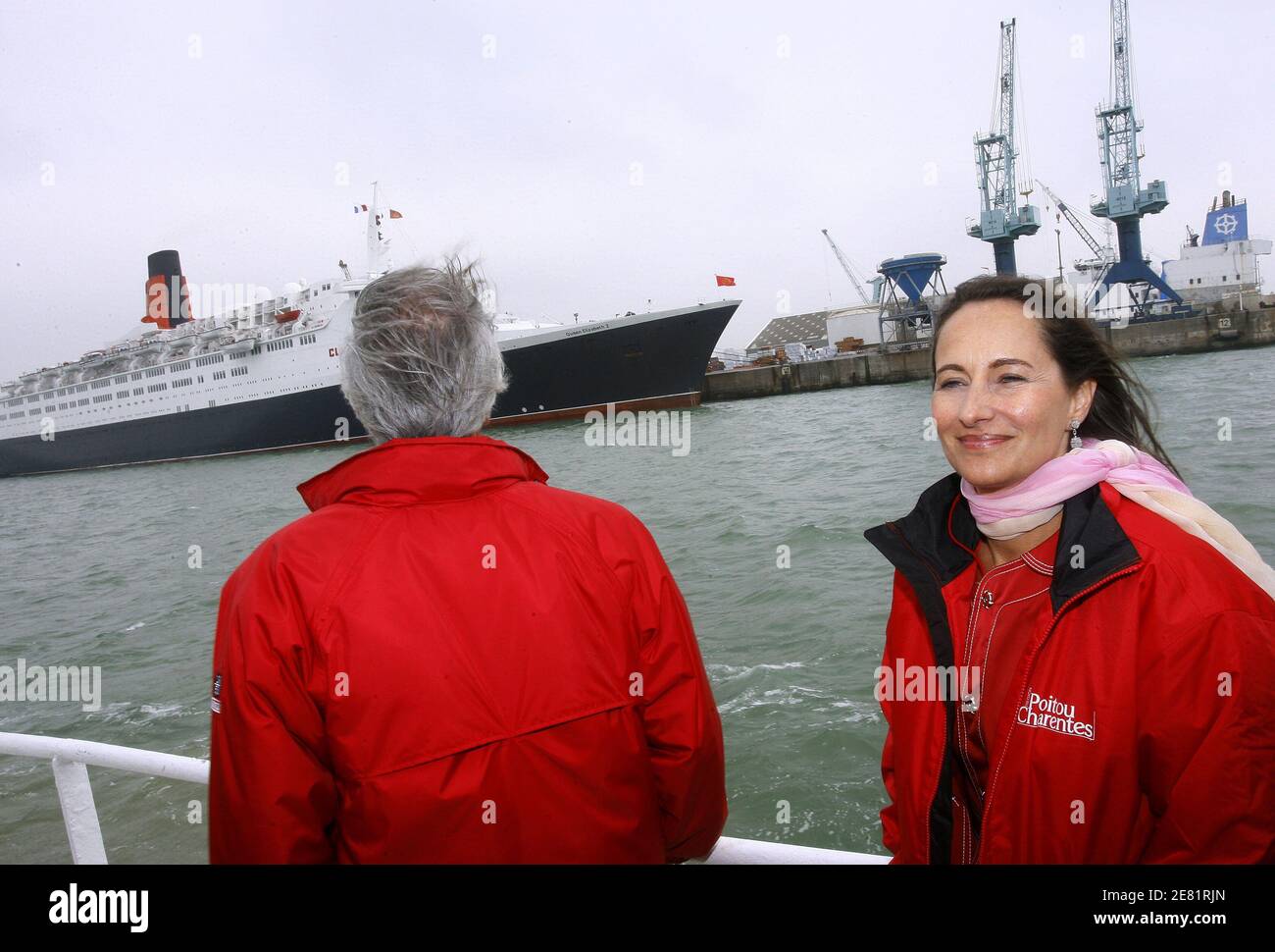 Bateau de transport local hi-res stock photography and images - Alamy
