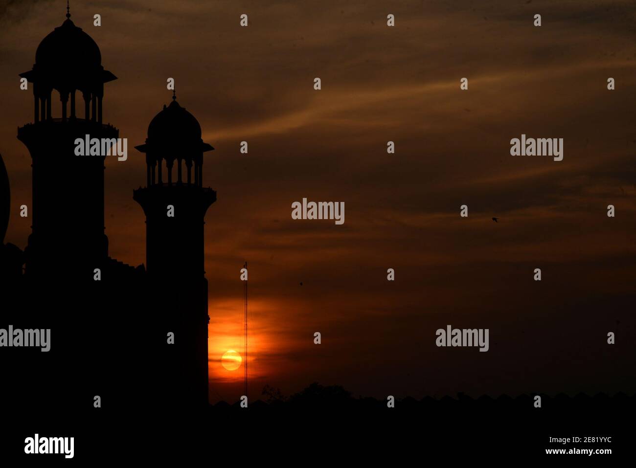 Lahore, Pakistan. 30th Jan, 2021. Sunset view of Badshahi Mosque; it is ...