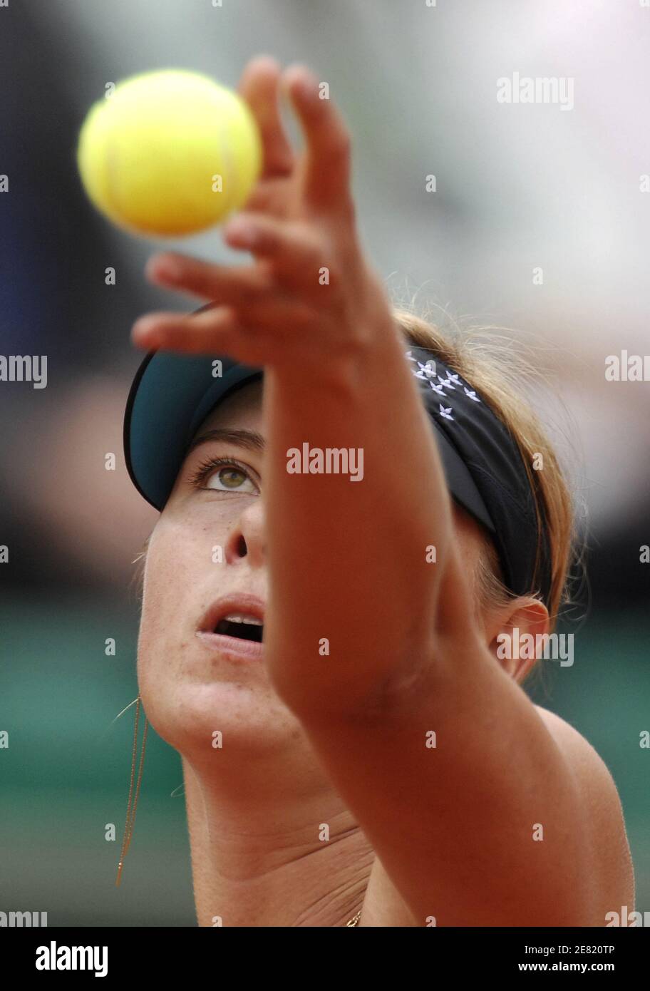 Russia's Maria Sharapova defeats, 6-2, 6-1, USA's Jill Craybas in their ...