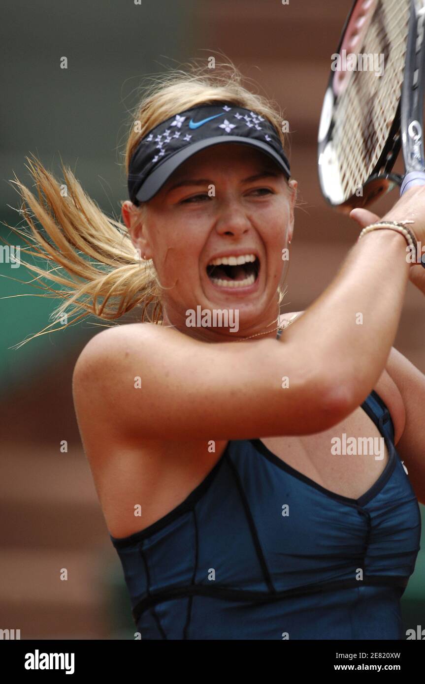 Russia's Maria Sharapova defeats, 6-2, 6-1, USA's Jill Craybas in their ...