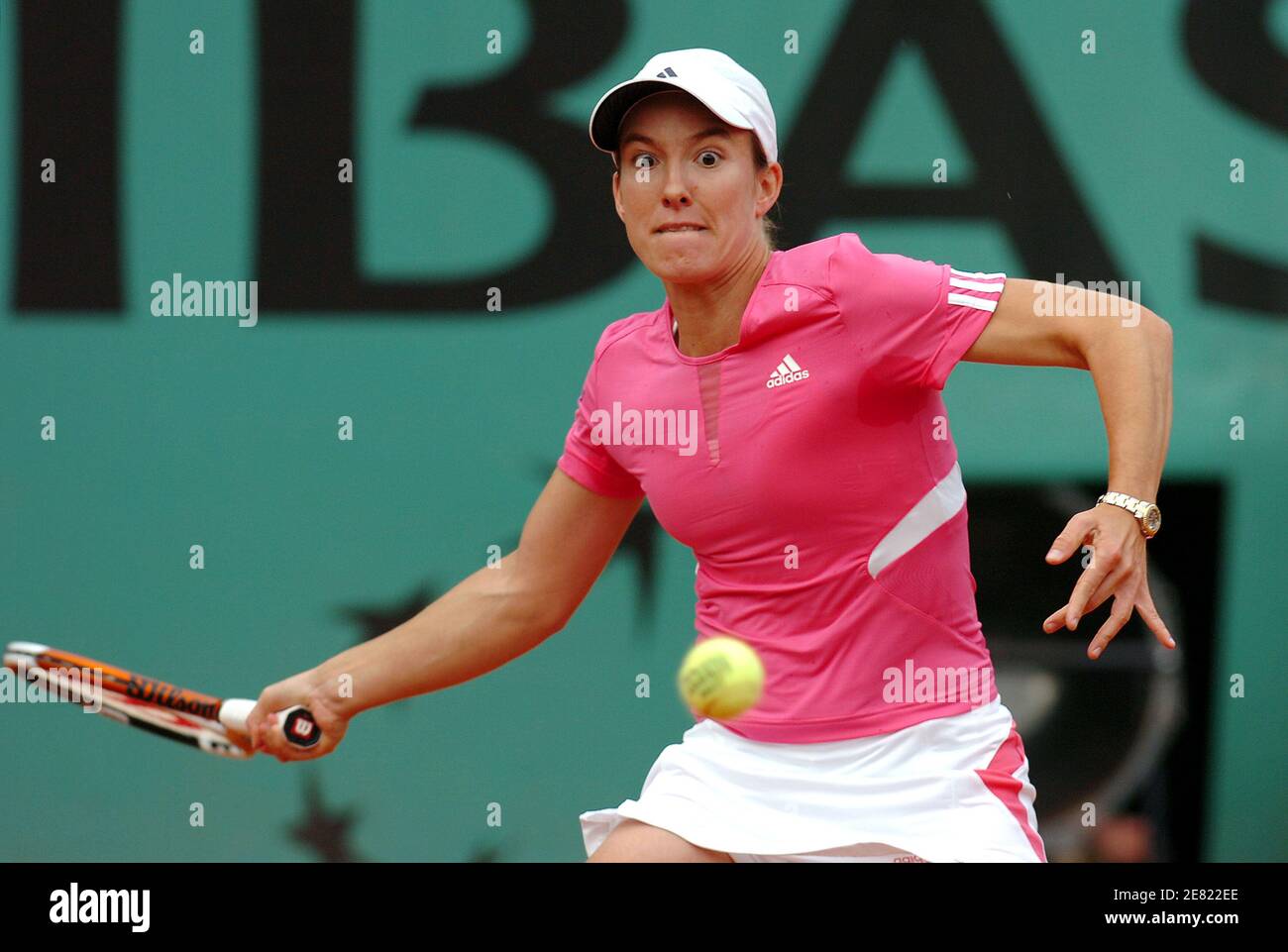 Belgium's Justine Henin defeats Italy's Mara Santangelo, 6-2, 6-3, in ...