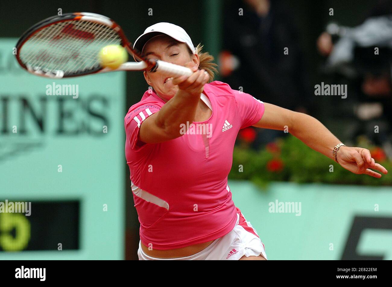 Belgium's Justine Henin defeats Italy's Mara Santangelo, 6-2, 6-3, in ...