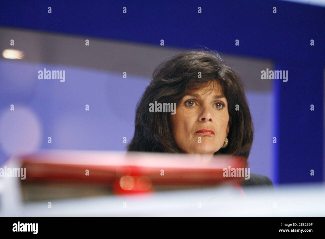390 150 hi-res stock photography and images - Alamy
