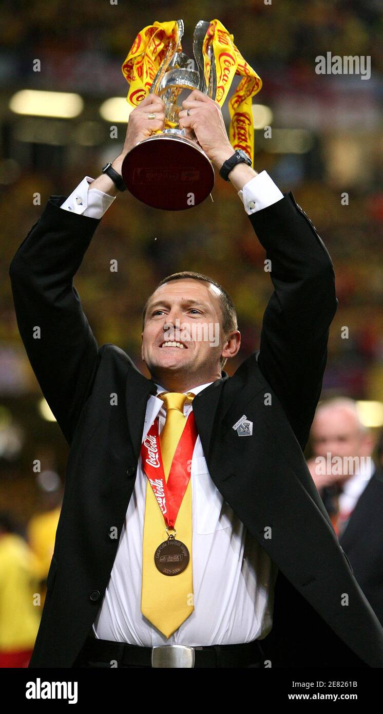 Championship playoff trophy hi-res stock photography and images - Alamy