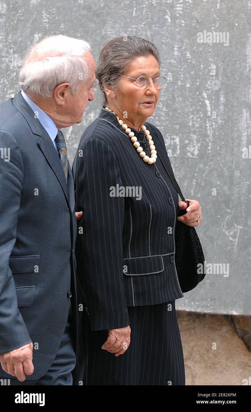 Former minister Simone Veil and her husband Antoine Veil arrive at the ...
