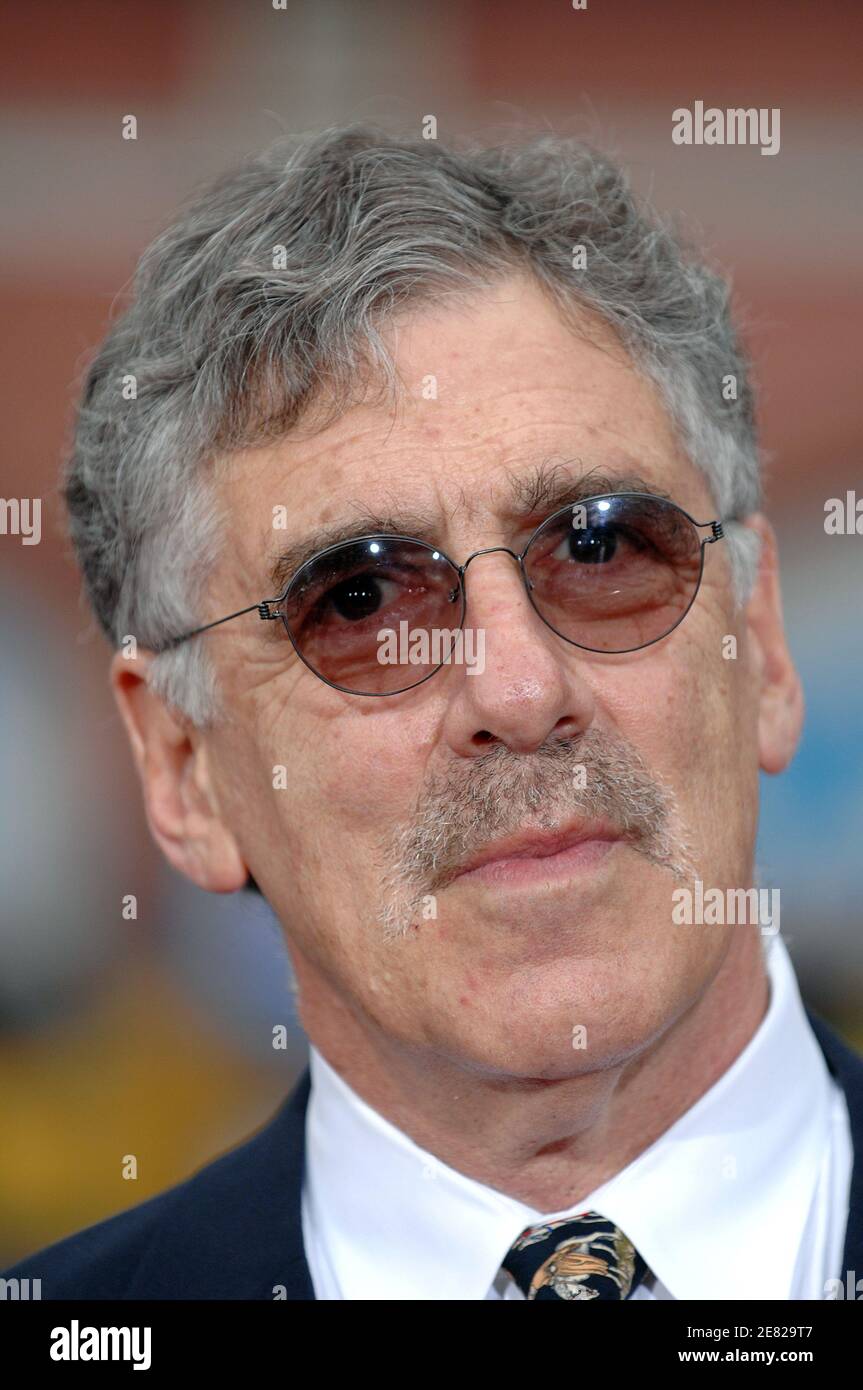 Elliott Gould attends the Warner Bros' premiere of 'Ocean's Thirteen ...