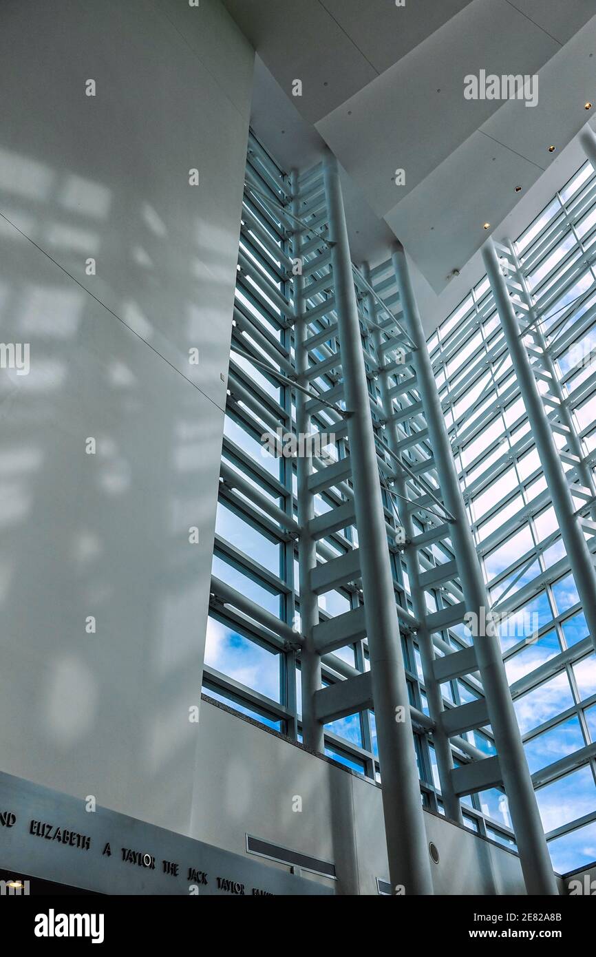 Opera house lobby hi-res stock photography and images - Alamy
