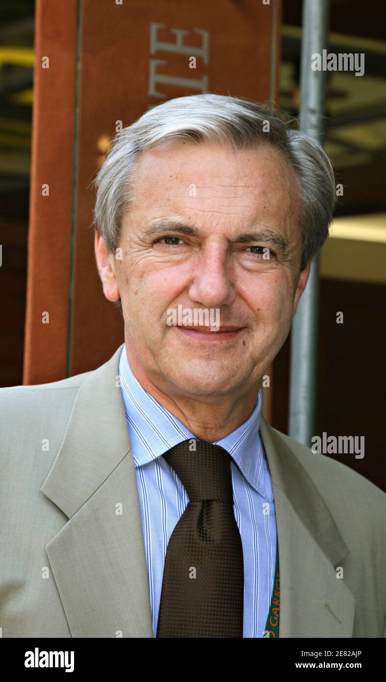 Daniel Bilalian arrives in the 'Village', the VIP area of the French ...