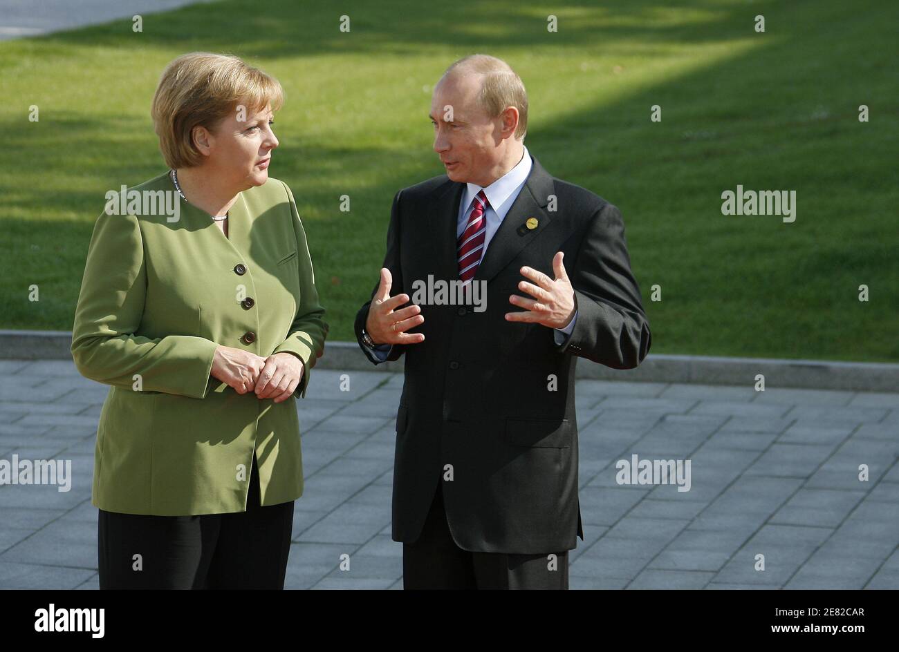 Vladimir poutine allemagne hi-res stock photography and images - Alamy