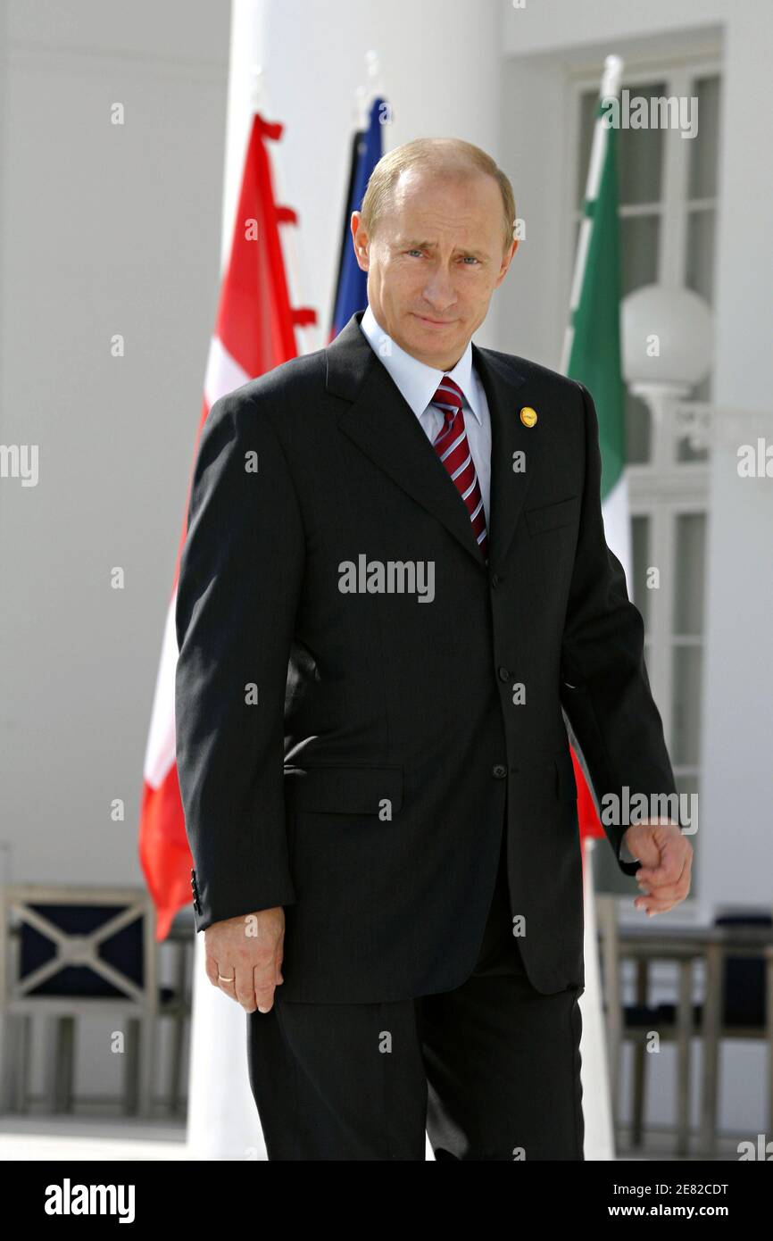 Vladimir poutine allemagne hi-res stock photography and images - Alamy