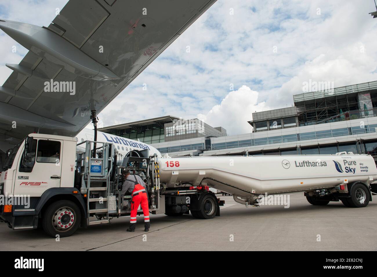 GERMANY, Hamburg airport , trial phase, biofuel tanking of Lufthansa ...
