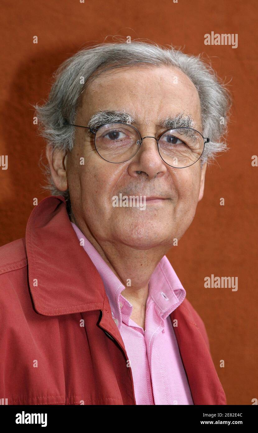 Bernard Pivot arrives in the 'Village', the VIP area of the French Open ...