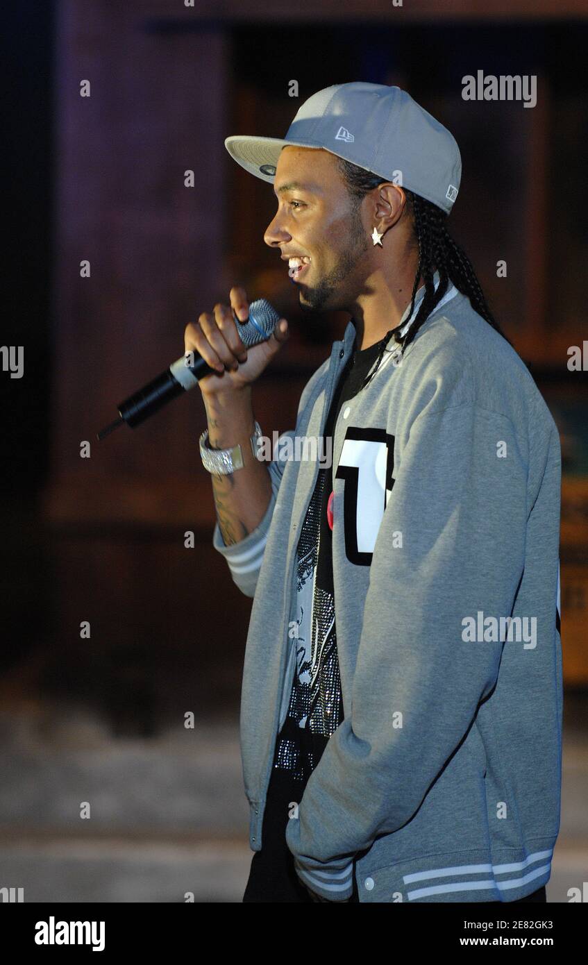 Singer Tyron Carter performs live during the 19th annual 'Open du Coeur ...