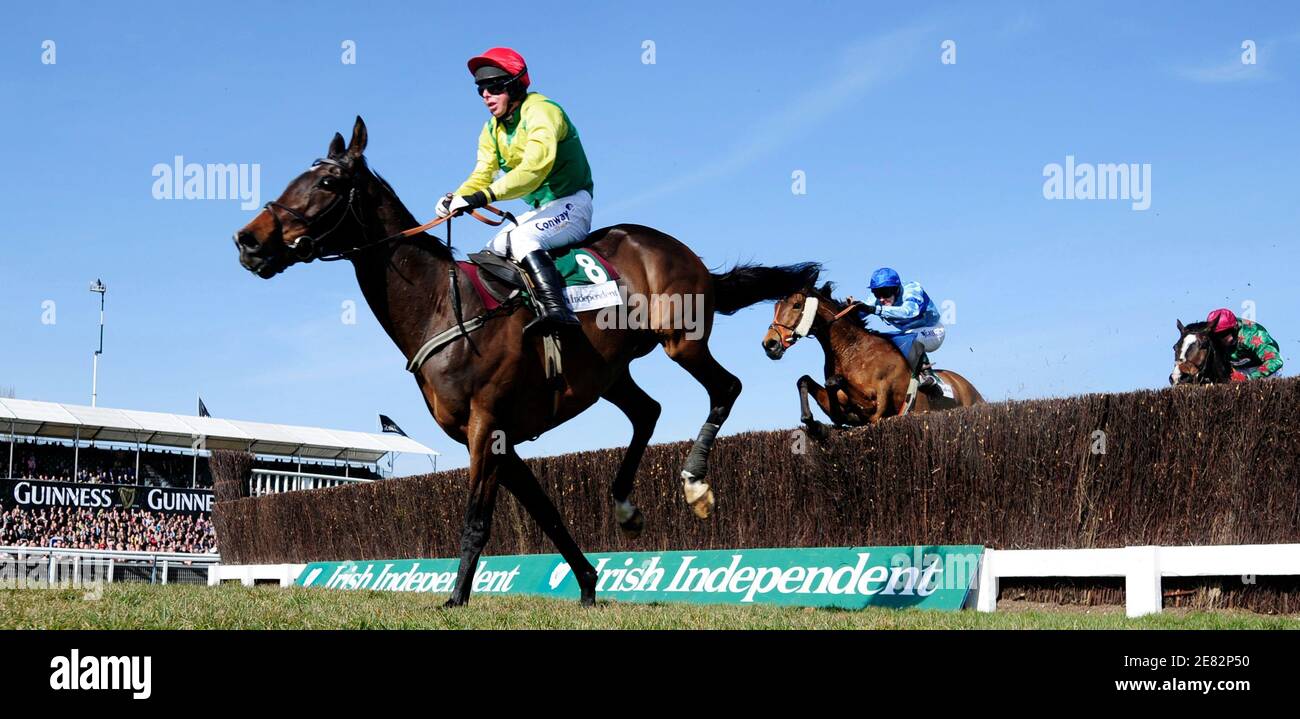 Horse racing arkle hi-res stock photography and images - Alamy