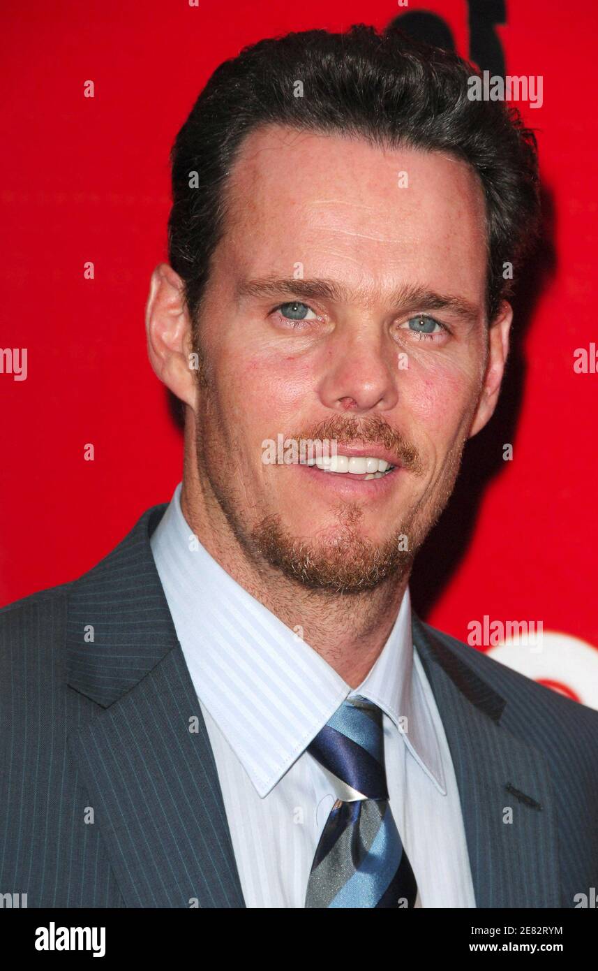 Actor Kevin Dillon attends the Fourth Season Premiere of 'Entourage ...