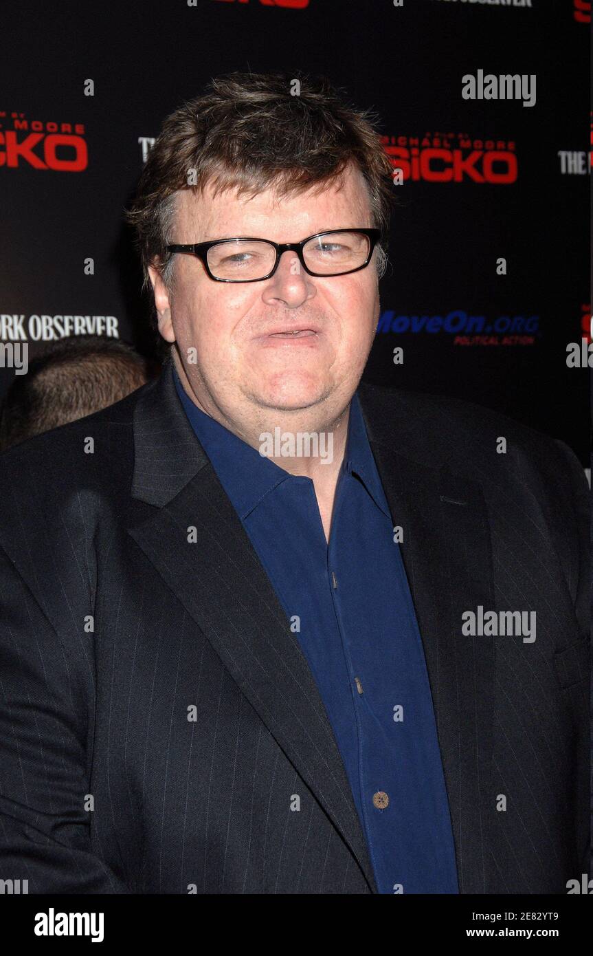 Filmmaker michael moore hi-res stock photography and images - Alamy